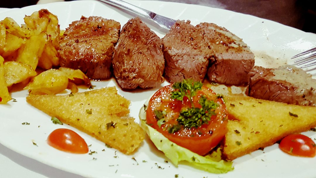 ROMA REVOLVING: TWO VIEWS FOR FOOD WITH A VIEW